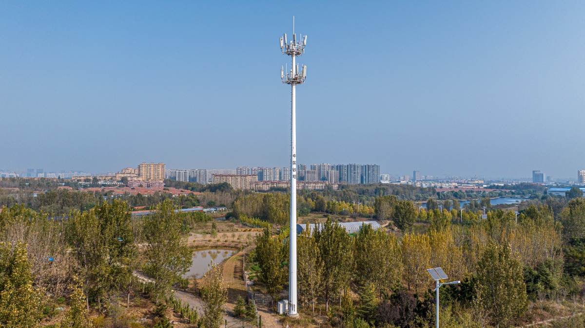 China 30M High Antenna Load Mono Pole Tower For Telecommunication ...