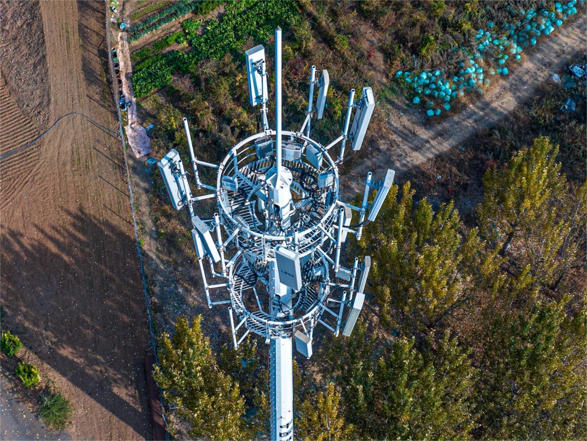 China 30M High Antenna Load Mono Pole Tower For Telecommunication ...